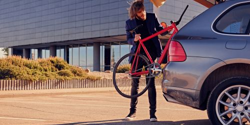 Fiets in de auto vervoeren: Mag dit? Bekijk je opties!